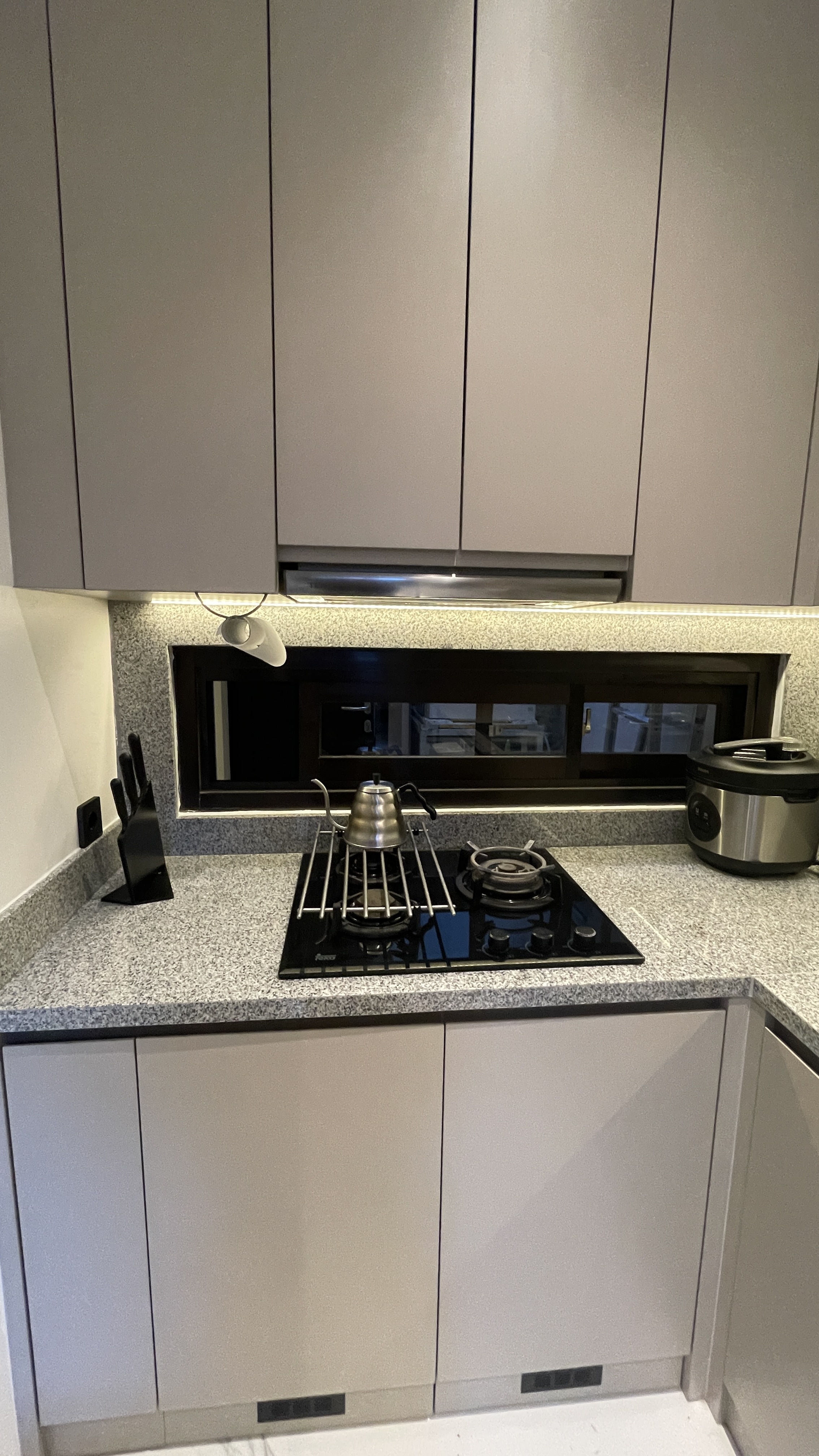PORTE | Mrs. TS - Kitchen Set Elegant Two‑Tone